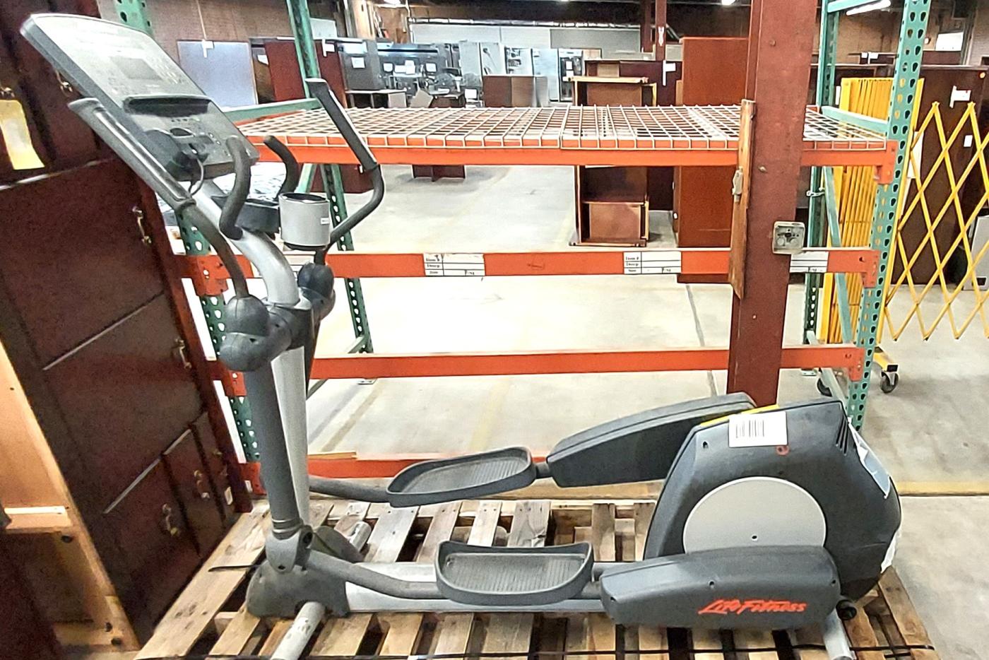 Life Fitness CSXL Elliptical | NC DOA